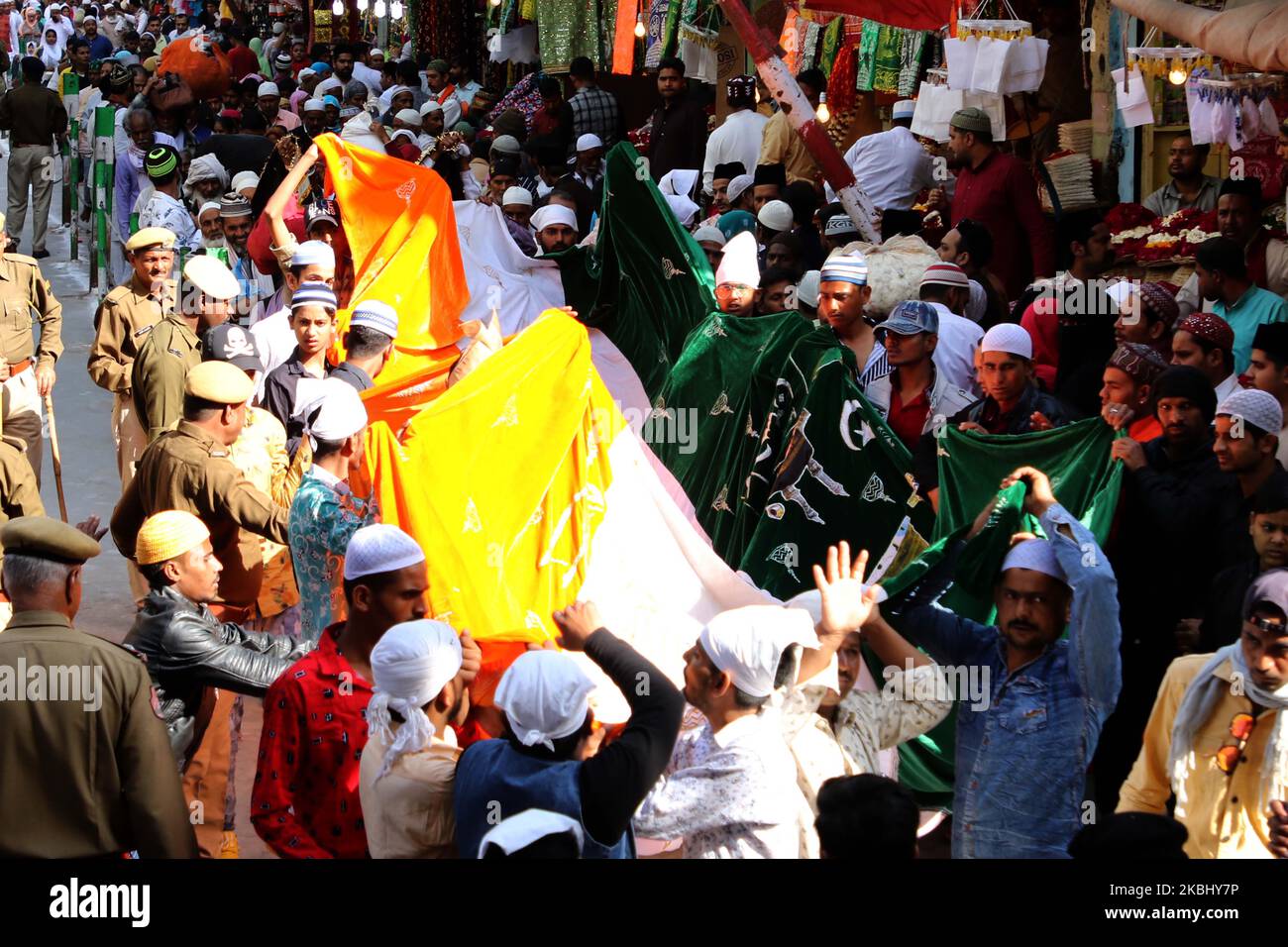 Chaadar hi-res stock photography and images - Alamy