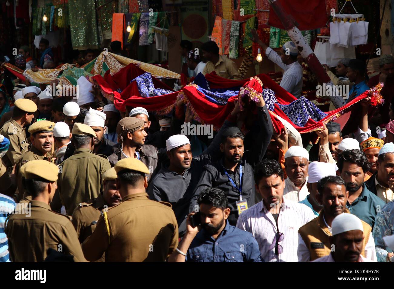 Chaadar hi-res stock photography and images - Alamy