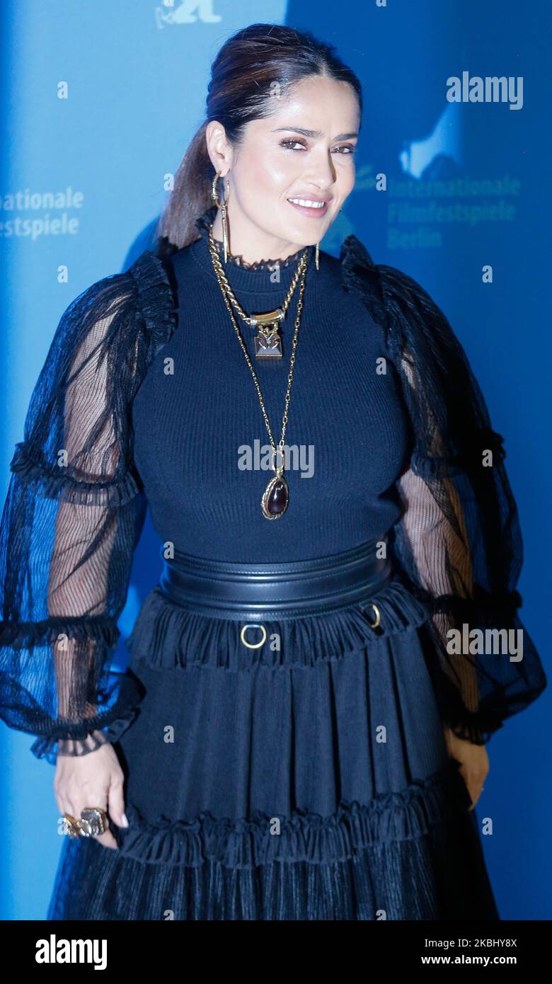 Mexican us actress salma hayek hi-res stock photography and images - Alamy