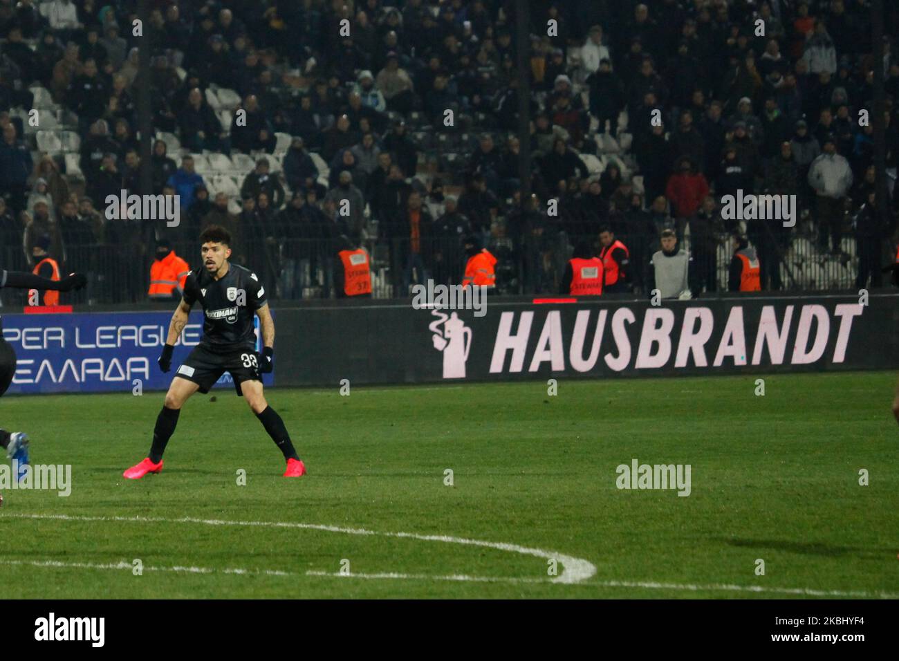 Central defensive midfielder hi-res stock photography and images - Alamy