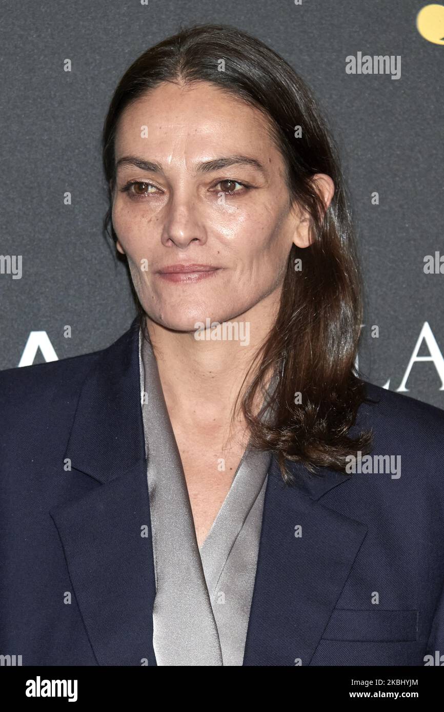 Mujer laura hi-res stock photography and images - Alamy