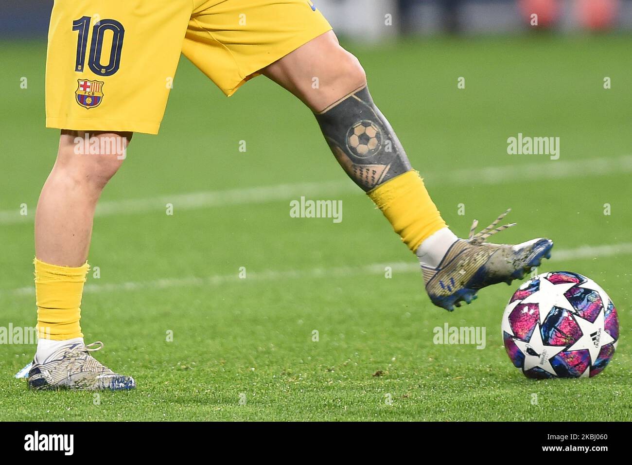 Lionel Messi of FC Barcelona tattoo on his leg during the UEFA ...