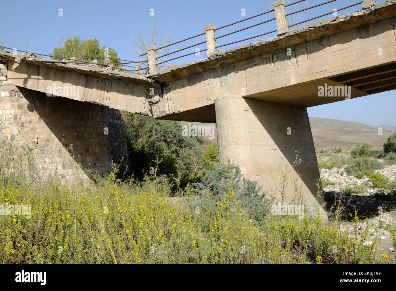 Broken concrete bridge hi-res stock photography and images - Alamy