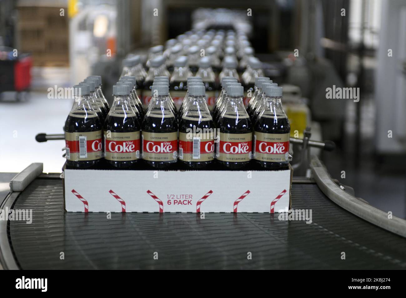 Coca cola production line hi-res stock photography and images - Alamy