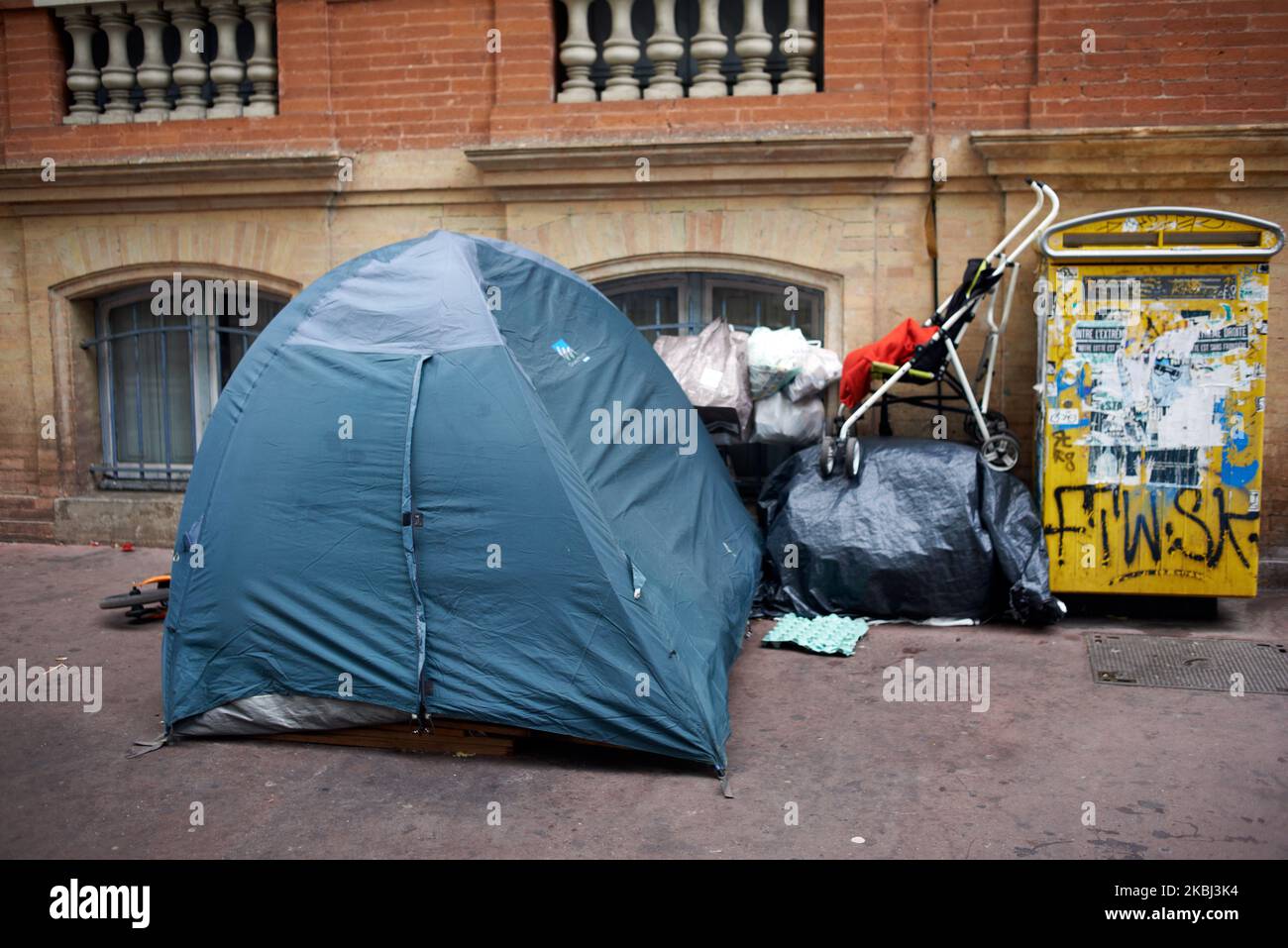 Poverty housing france hi-res stock photography and images - Alamy