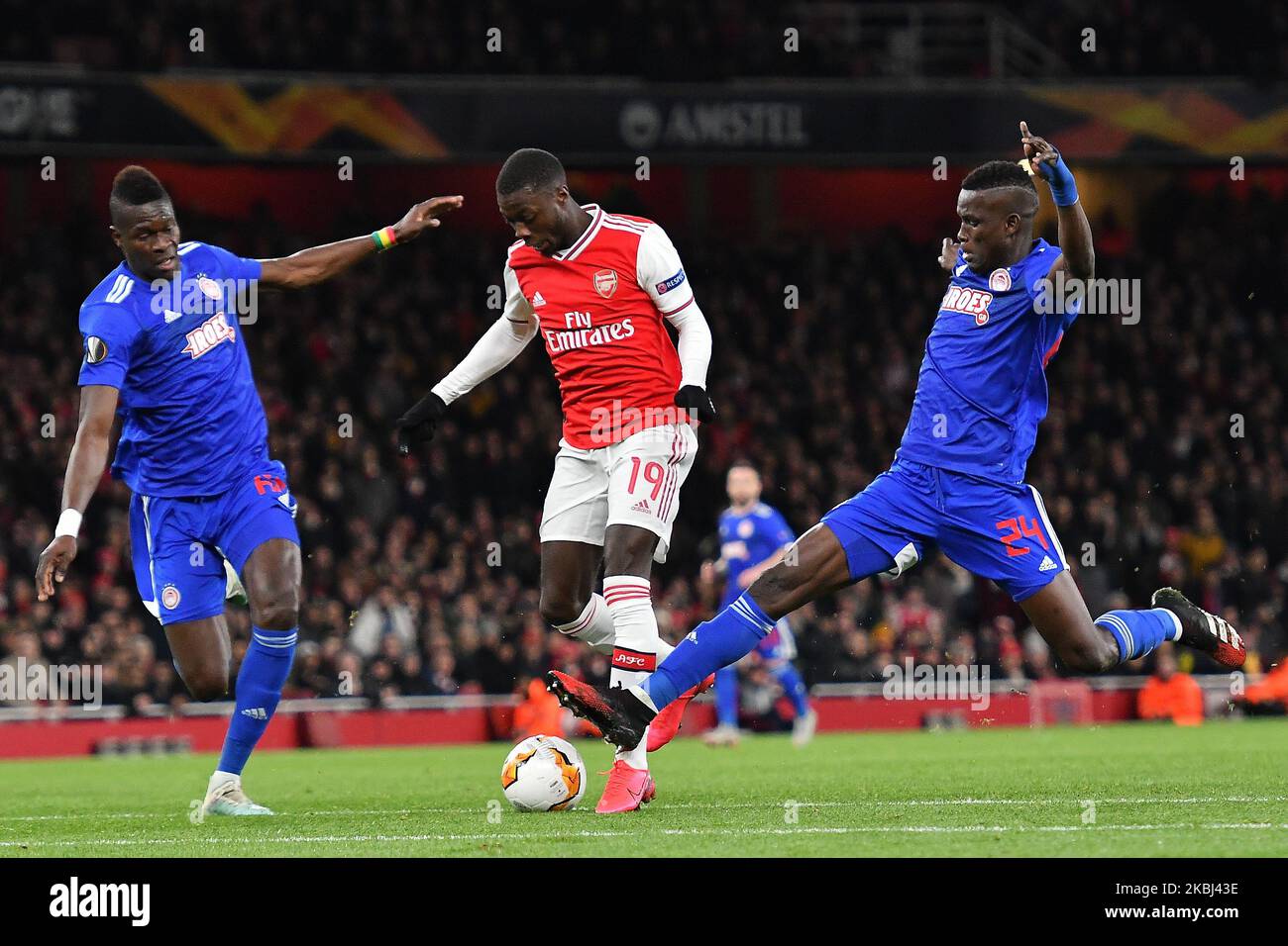 Nicolas pepe of arsenal battles hi-res stock photography and images - Alamy