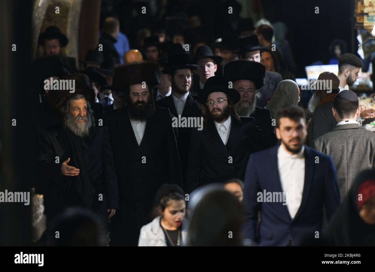A busy Jerusalem's Old City on Friday evening with hundreds of Orthodox ...