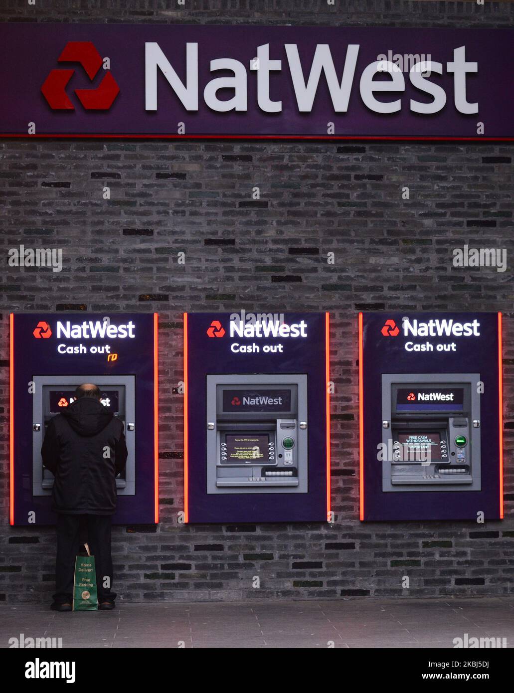 Atm nat west hi-res stock photography and images - Alamy