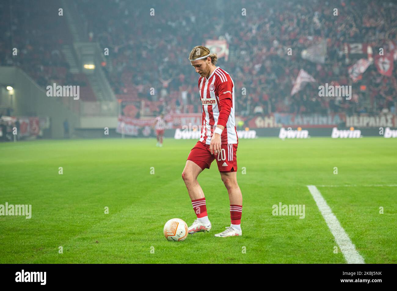 Josh bowler olympiacos hi-res stock photography and images - Alamy