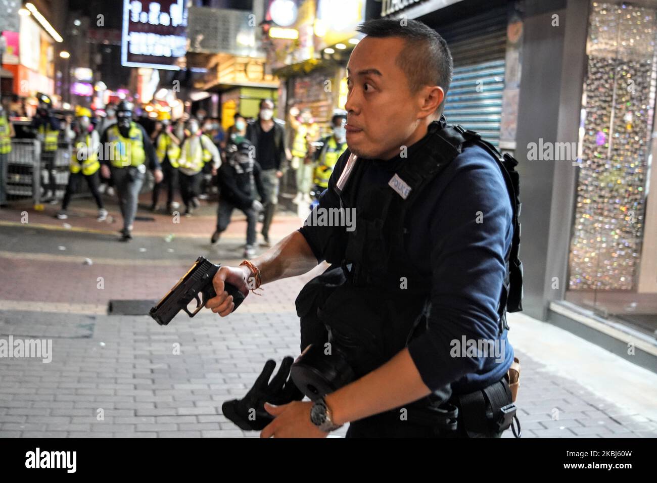 China police gun hi-res stock photography and images - Alamy