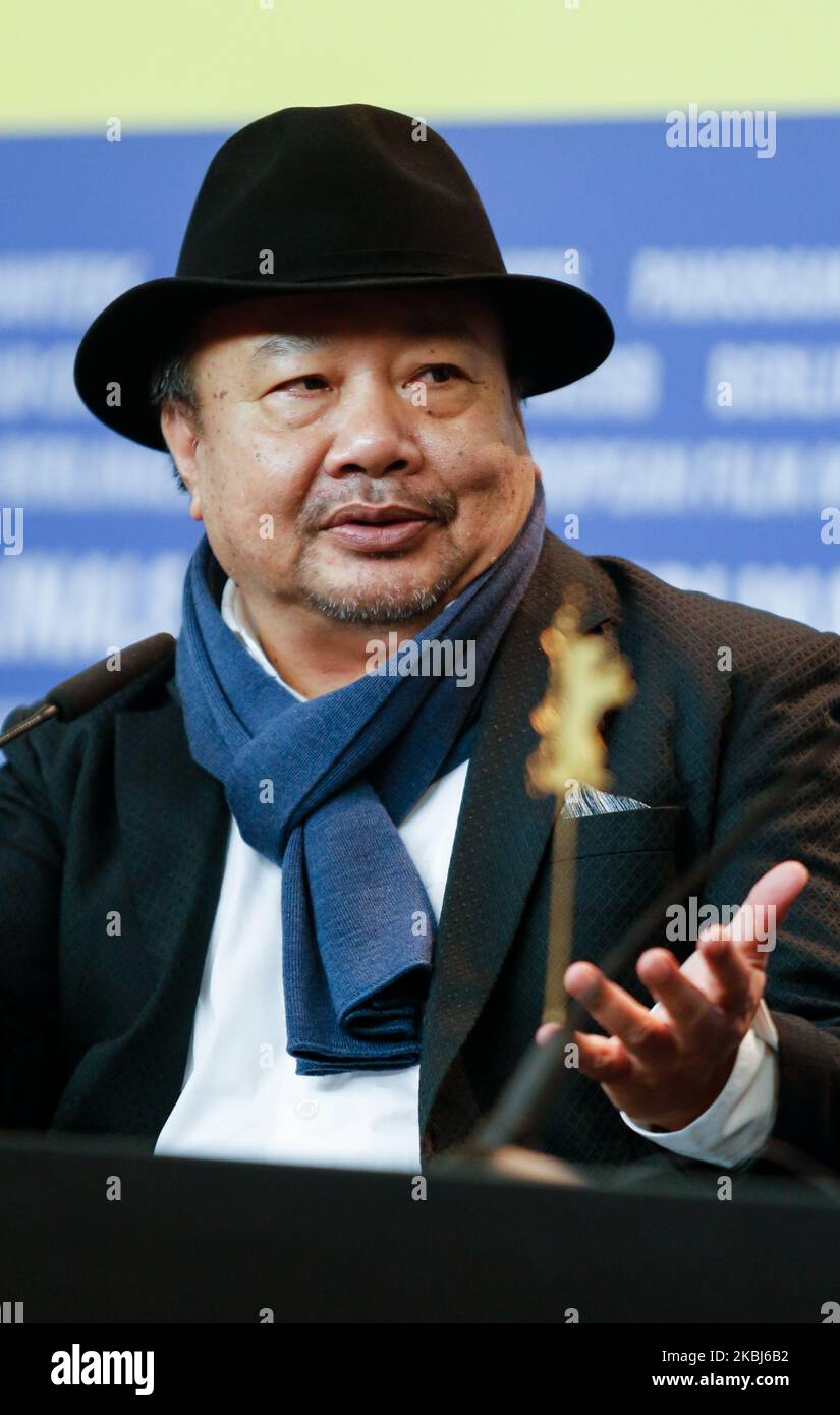 Final press conference concluding hi-res stock photography and images ...