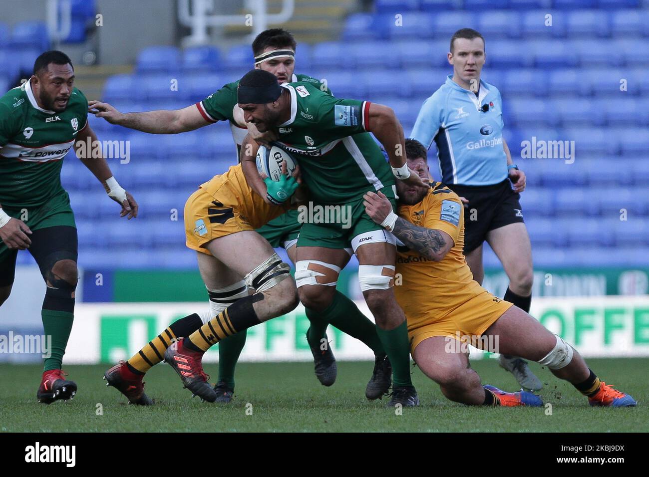 Kieran Brookes of Wasps Rugby and Brad Shields of Wasps Rugby tackling ...