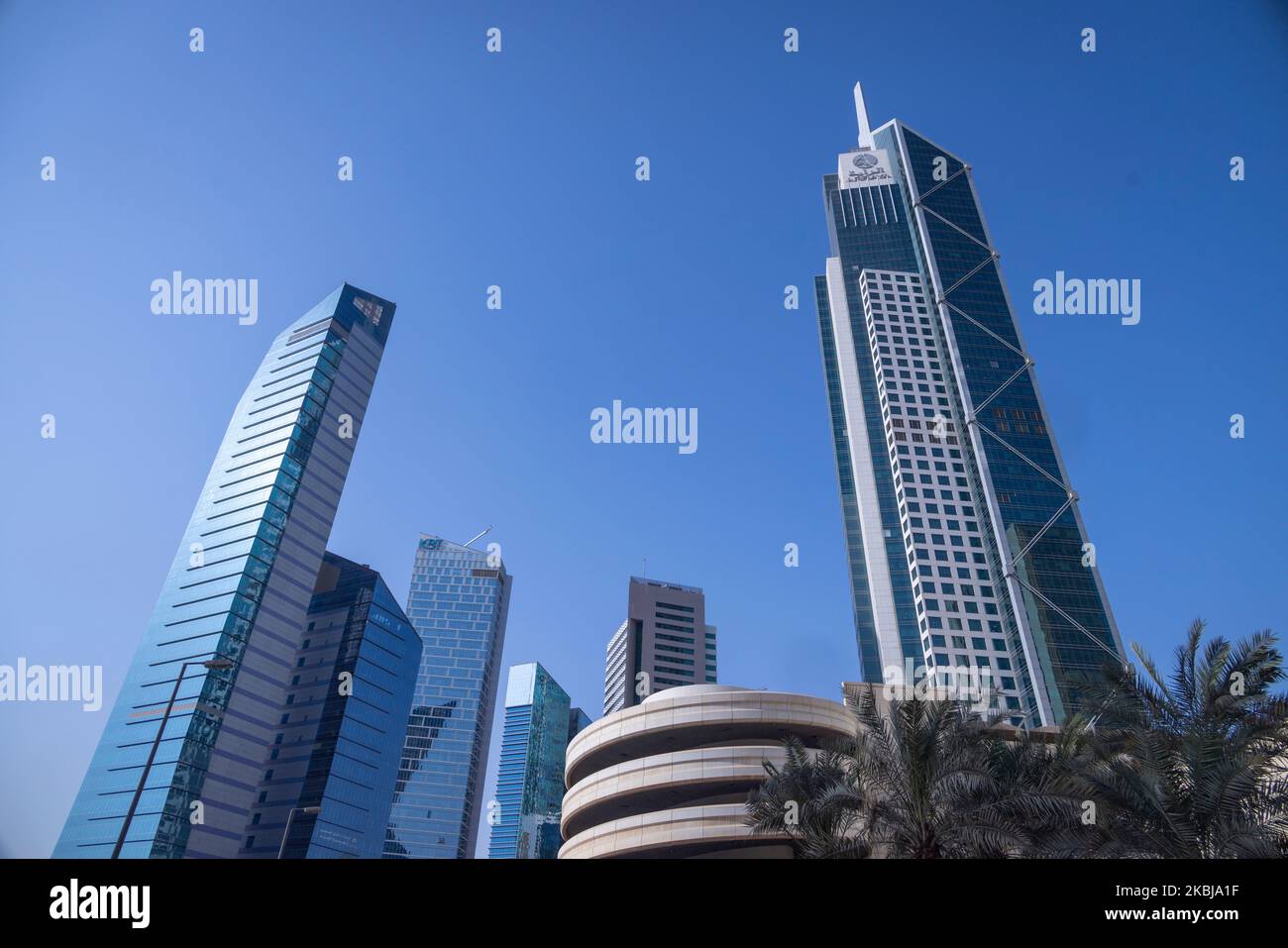 Modern skyscrapers financial district hi-res stock photography and ...