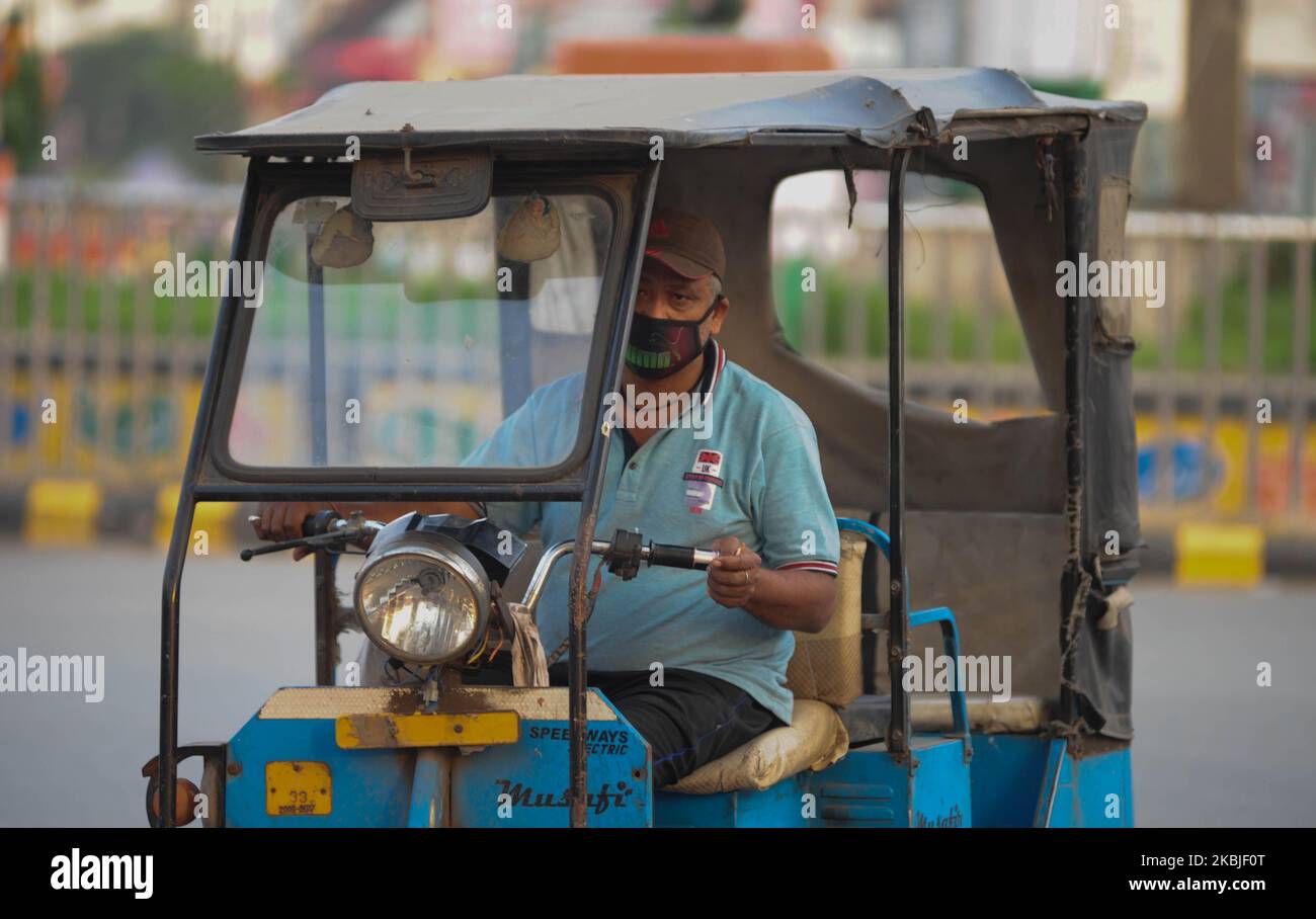 E rickshaw india hi-res stock photography and images - Alamy