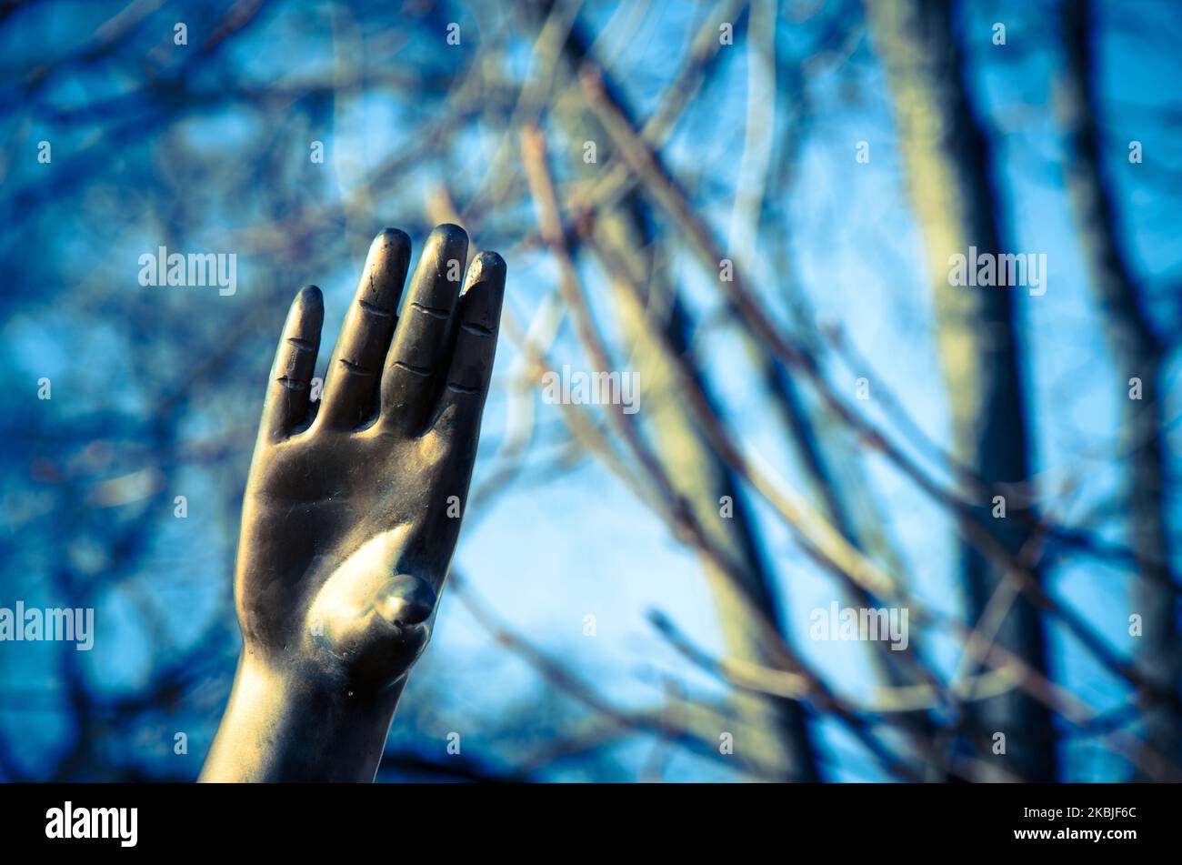 Statue hand reaching hi-res stock photography and images - Alamy
