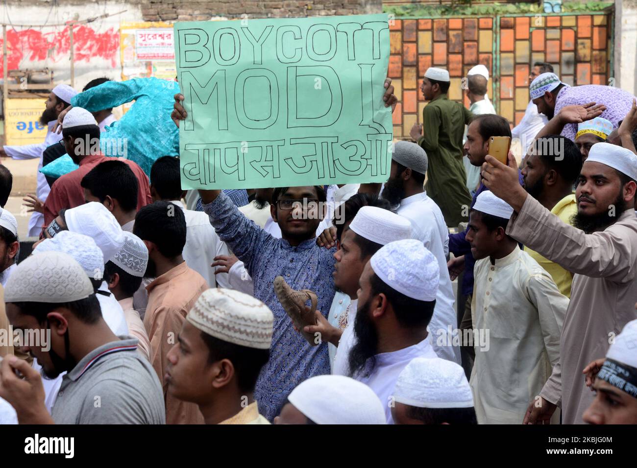 Parsi prayer hi-res stock photography and images - Alamy