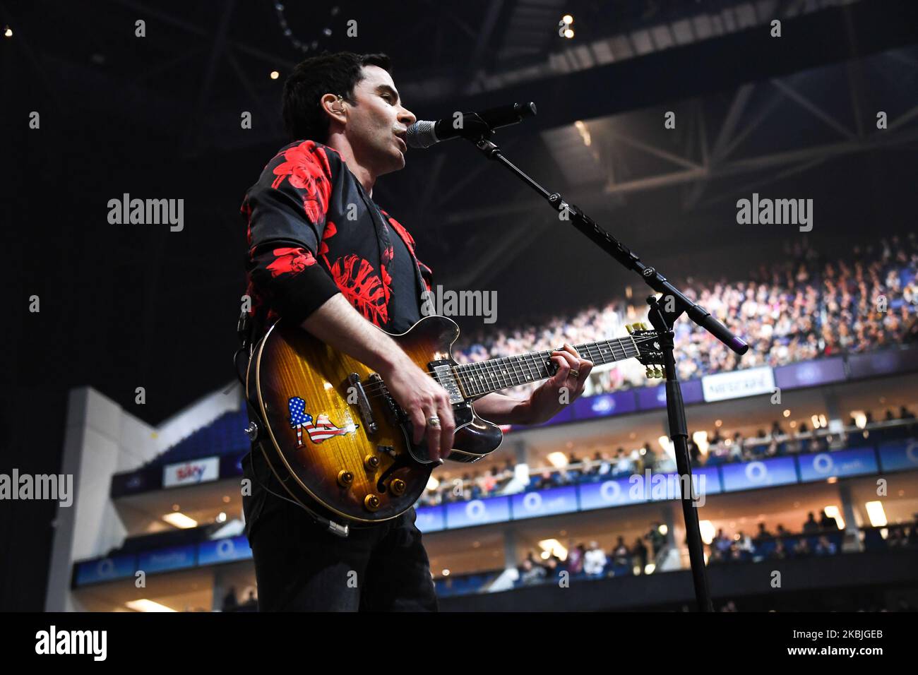 Welsh rock band Stereophonics perform on stage at the O2 Arena in ...