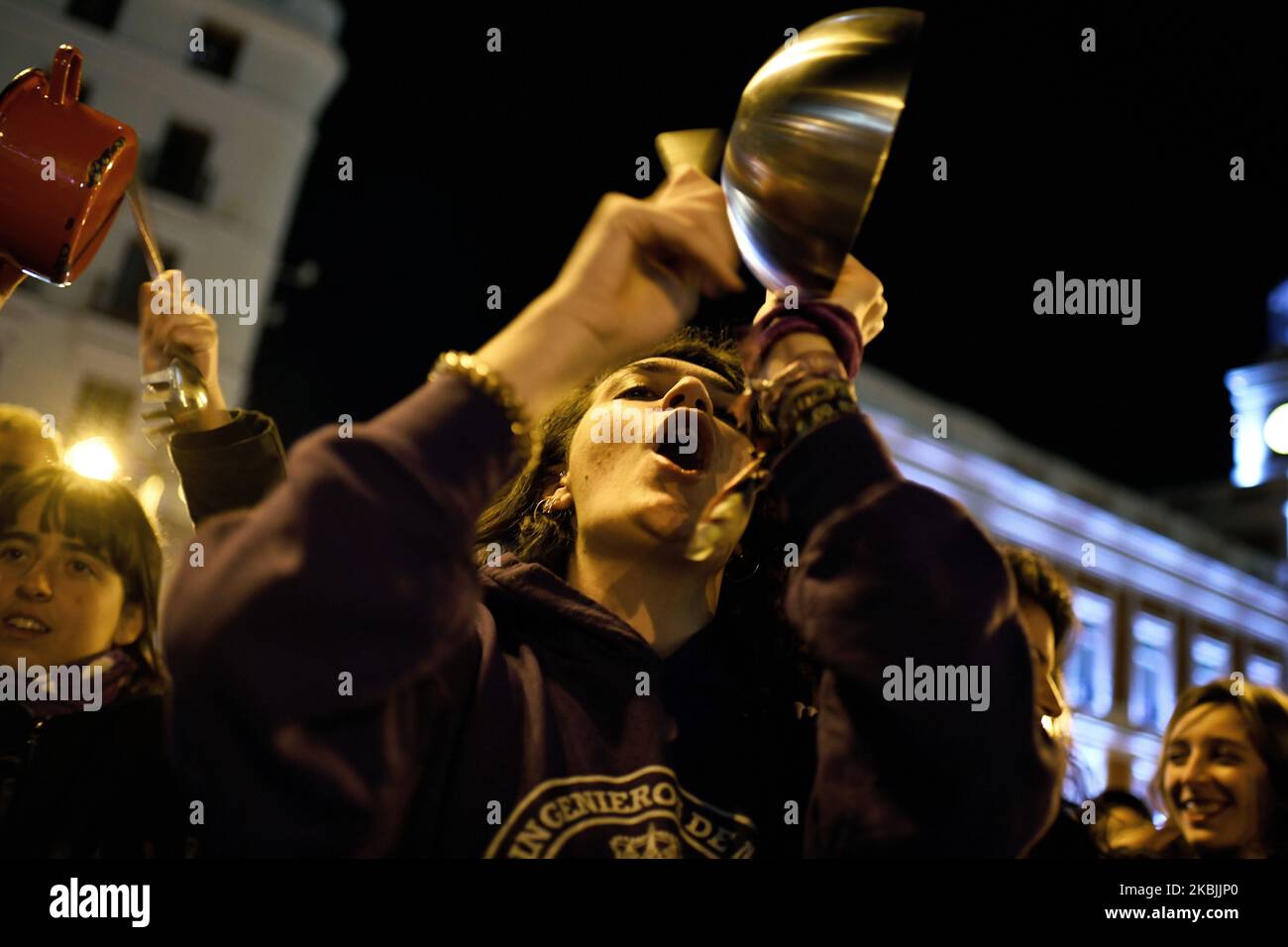 Women bang pots and pans shouting angry slogans during the cacerolada ...
