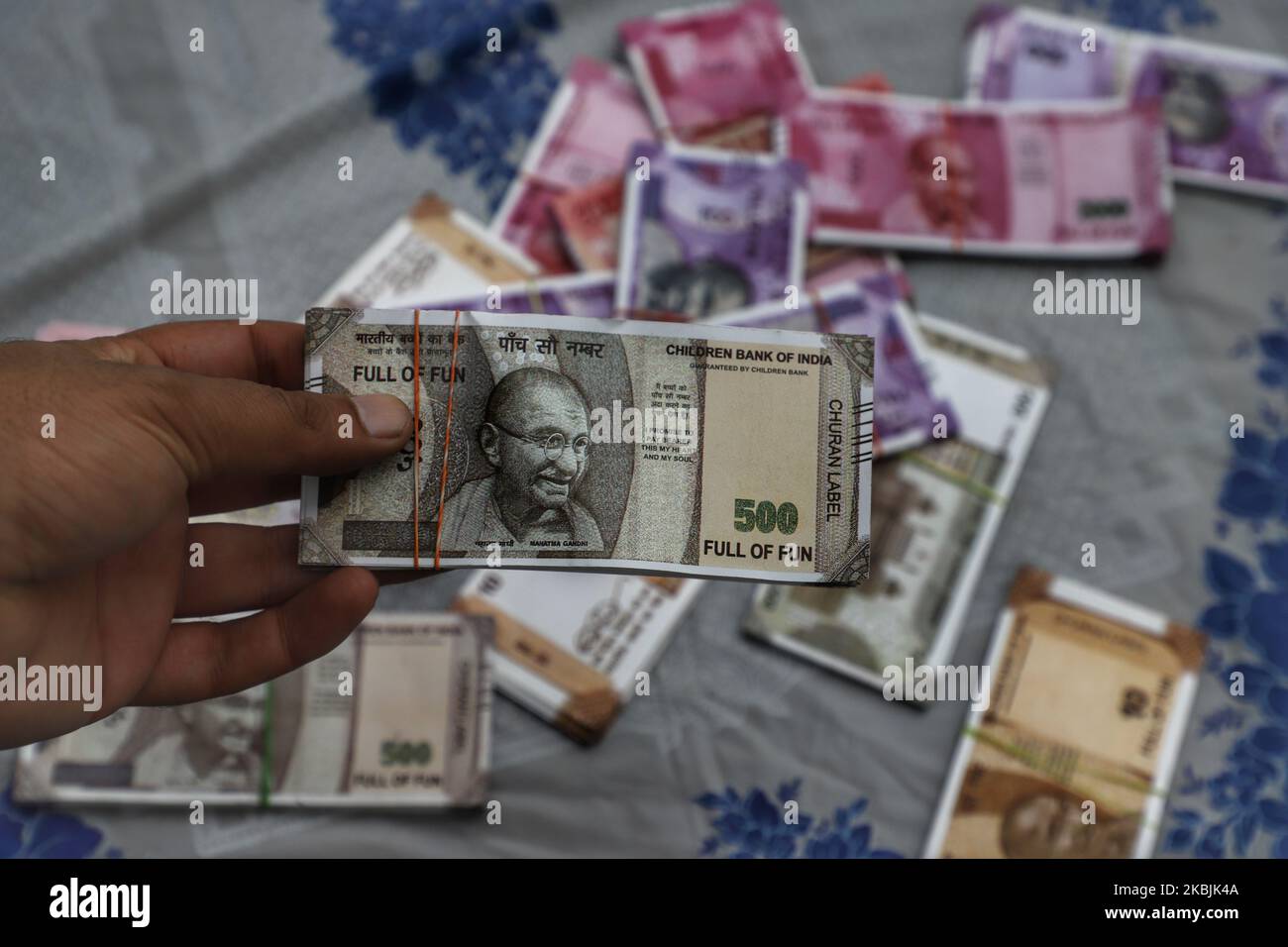 Fake notes of indian currency of rs hi-res stock photography and images ...