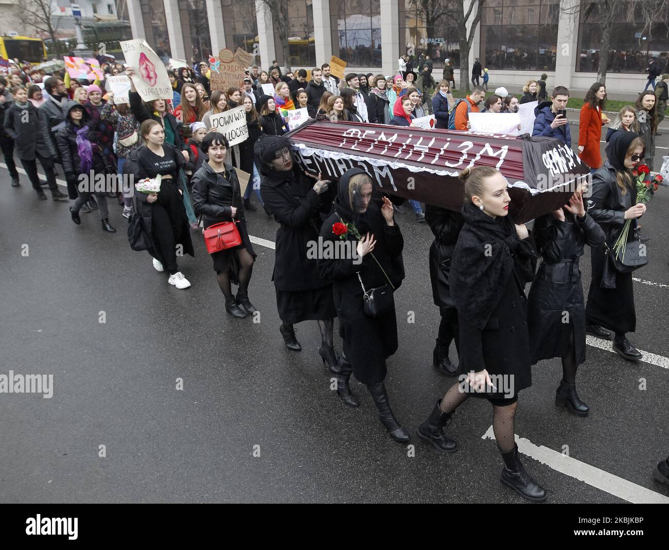 Silver roses women movement hi-res stock photography and images - Alamy