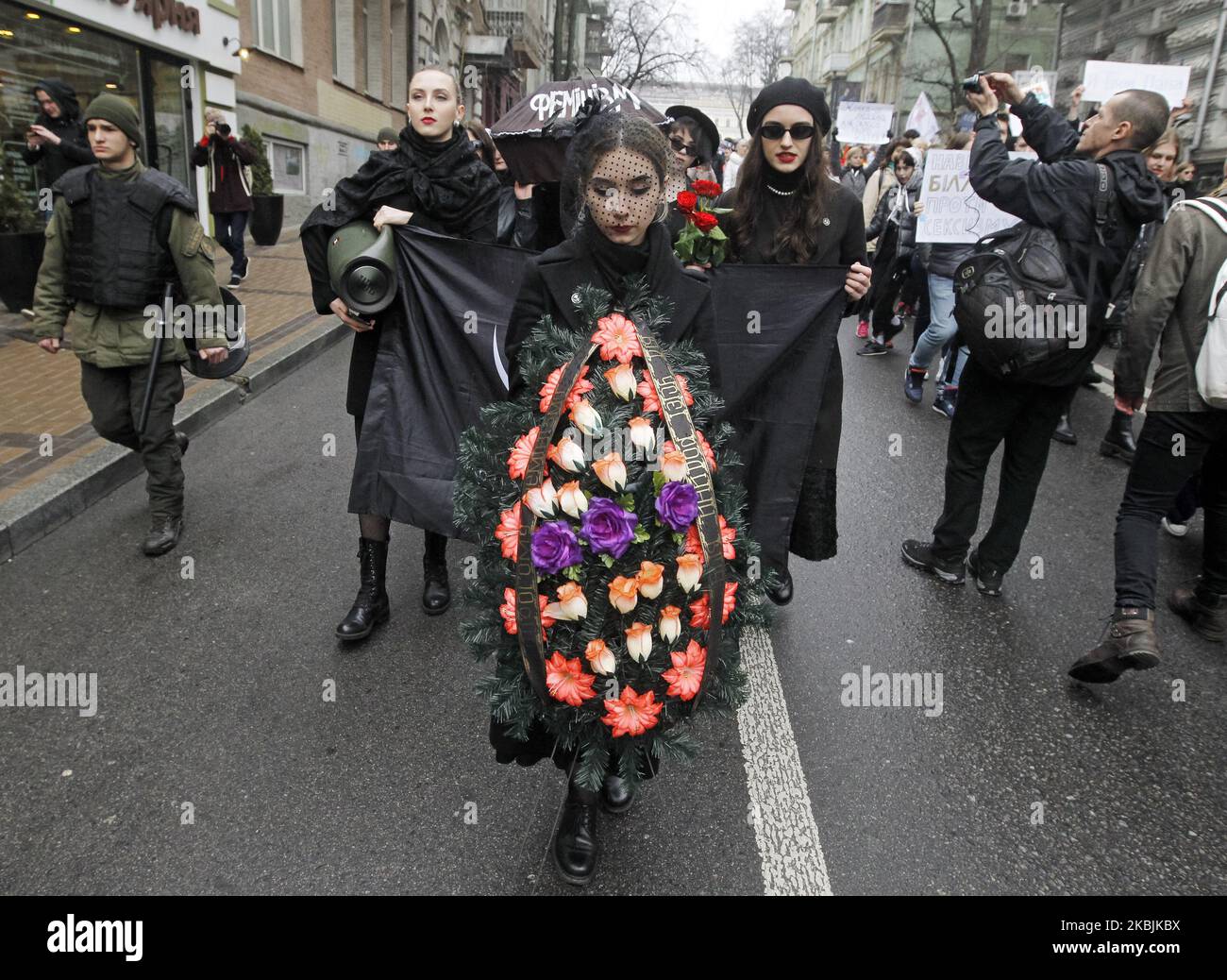 Silver roses women movement hi-res stock photography and images - Alamy