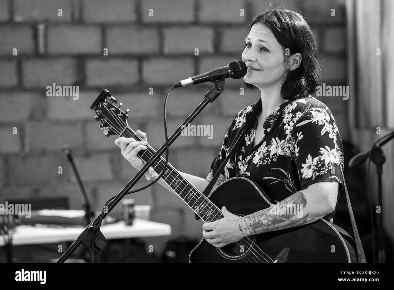 Shotgun tori hi-res stock photography and images - Alamy