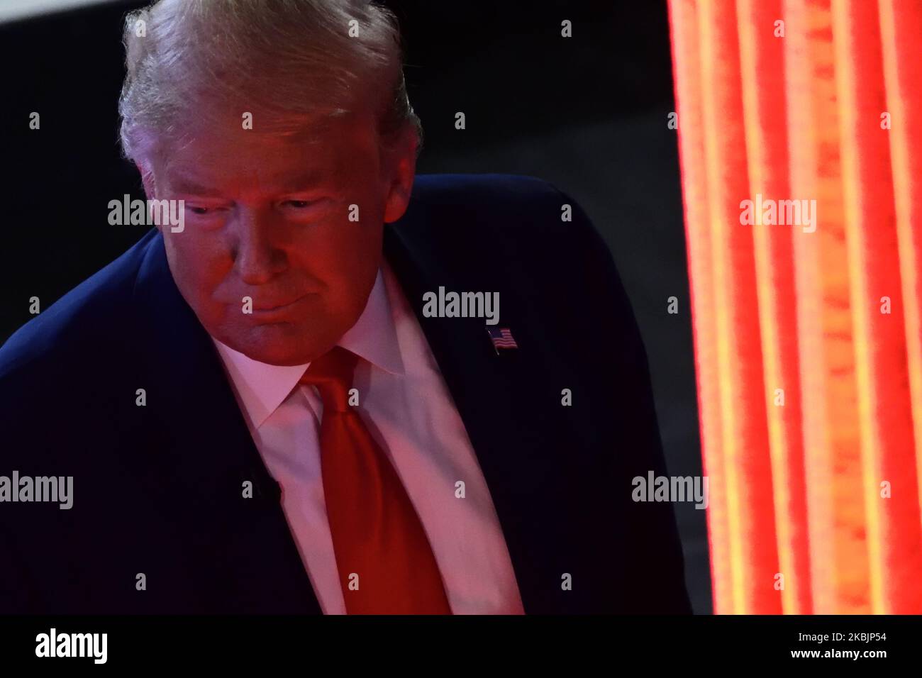 President donald trump steps hi-res stock photography and images - Alamy