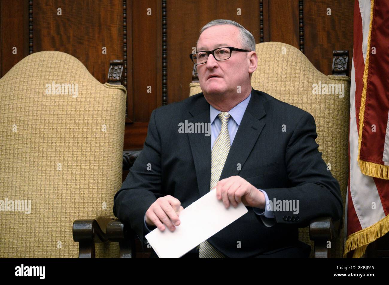 Response agent representatives hi-res stock photography and images - Alamy