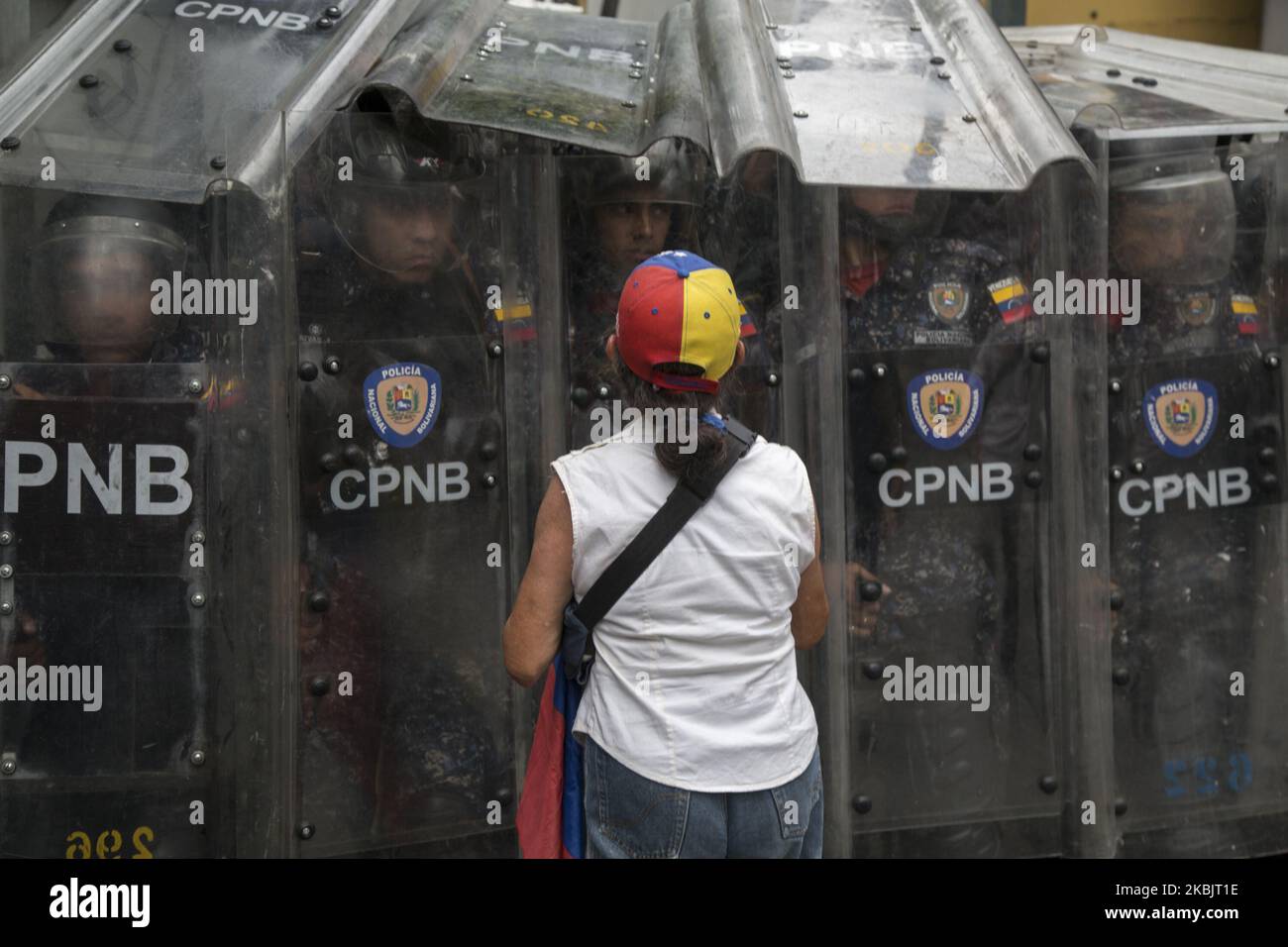 Venezuelan national police officers hi-res stock photography and images ...