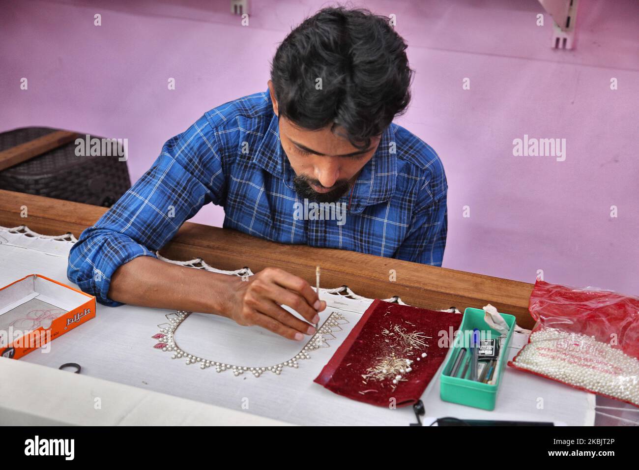 Stitching center hi-res stock photography and images - Alamy