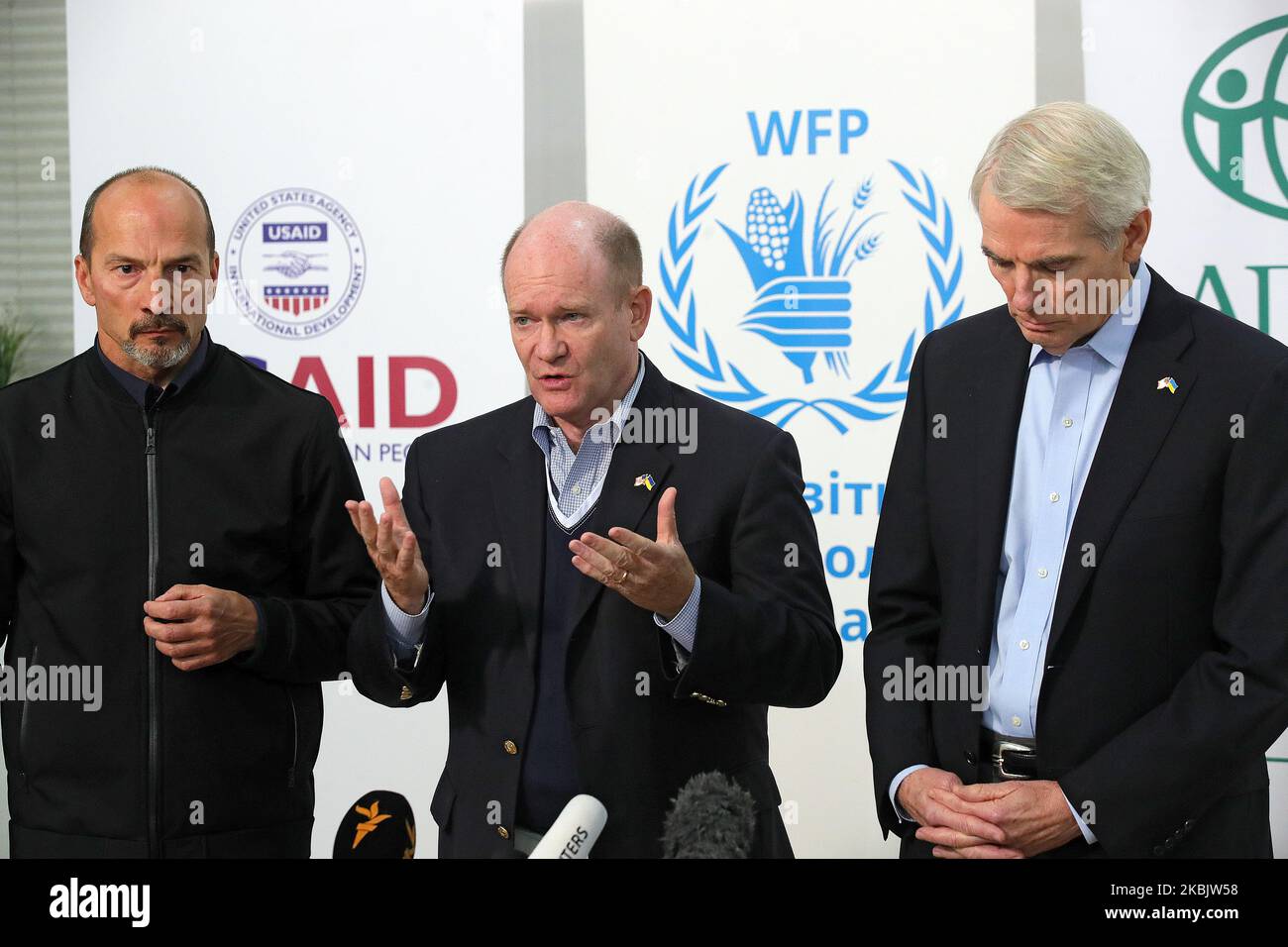 KYIV, UKRAINE - NOVEMBER 03, 2022 - US Senators Christopher Coons (L ...