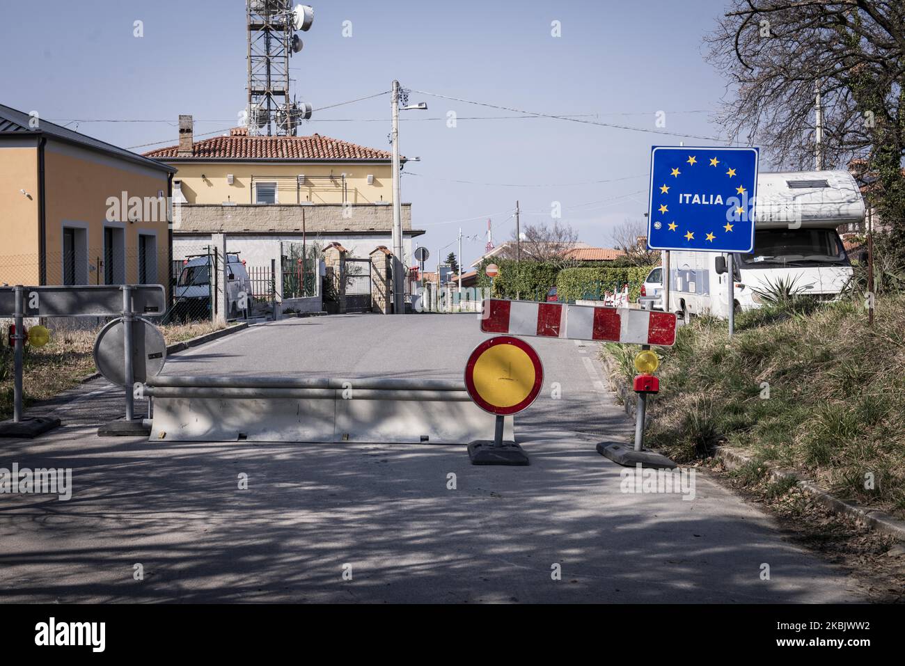 Border road blocks hi-res stock photography and images - Alamy