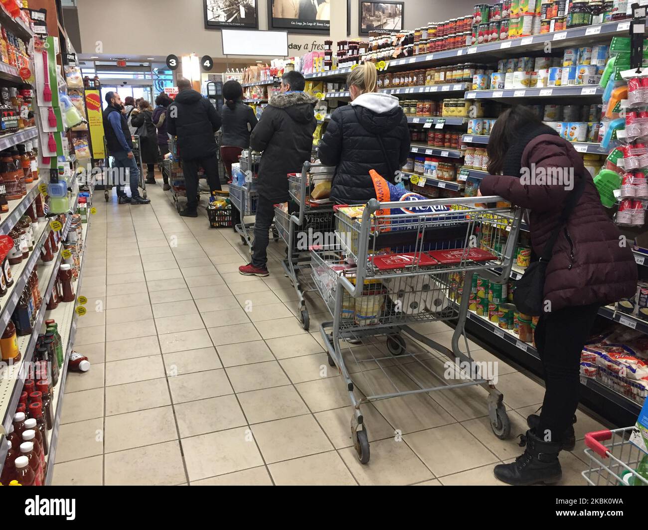 Stocking up on supplies hi-res stock photography and images - Alamy