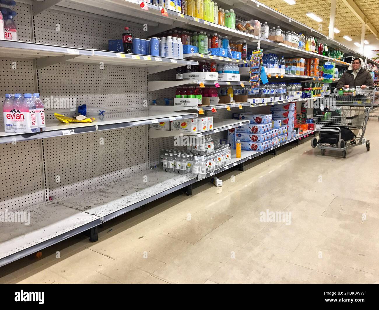 Empty shelves in toronto supermarket hi-res stock photography and ...