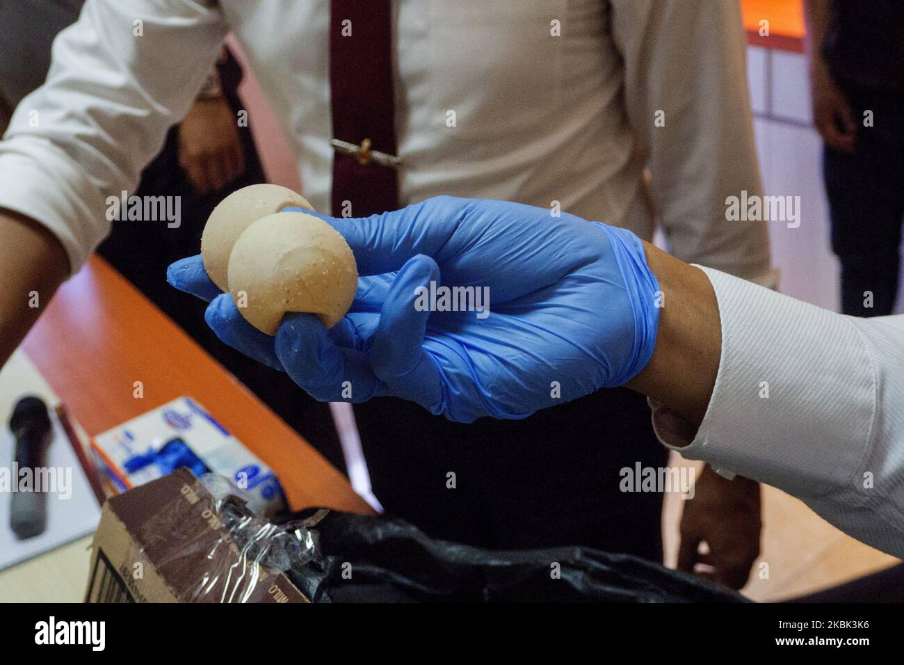 Suspected sellers hi-res stock photography and images - Alamy