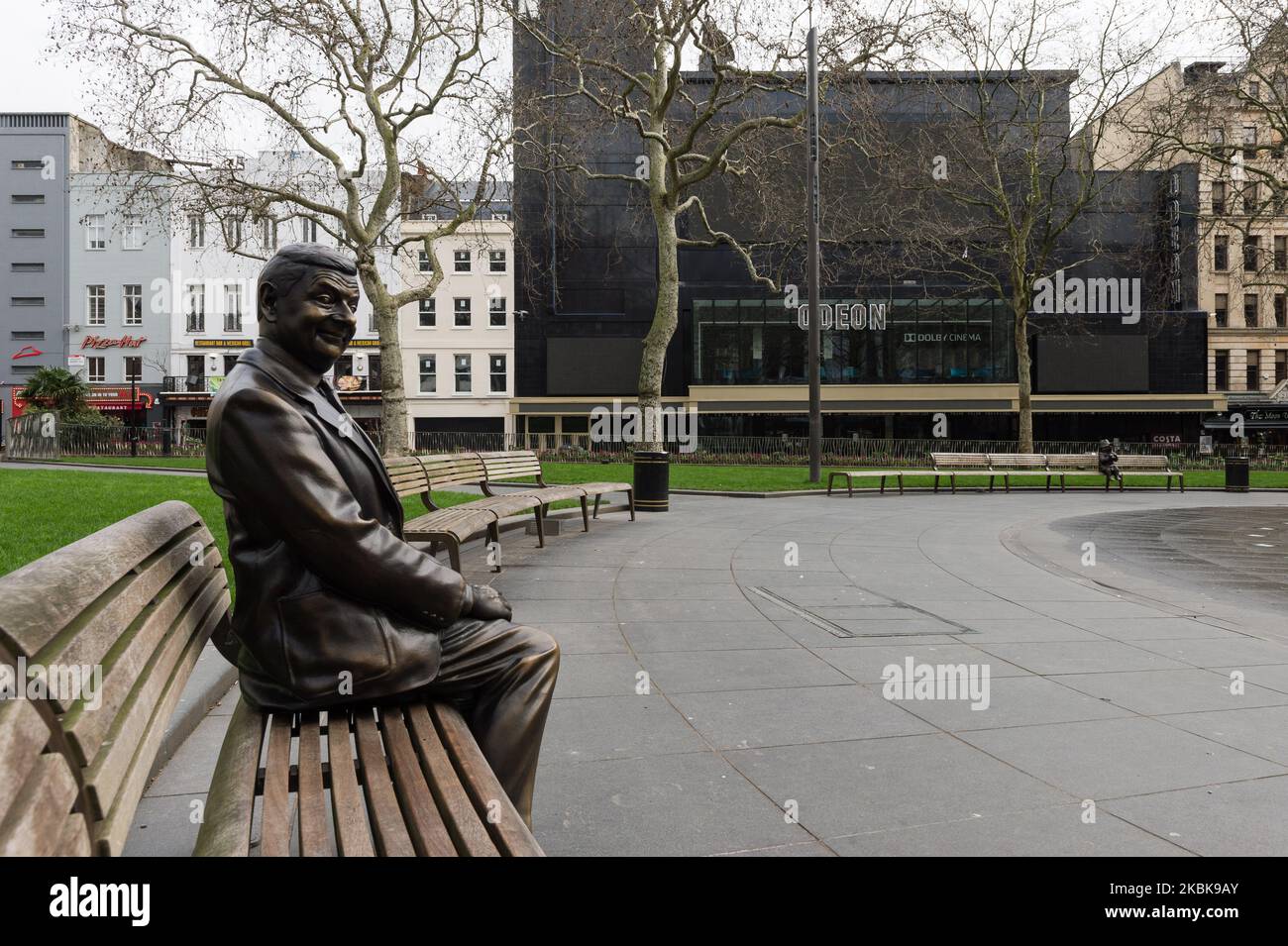Mr bean statue hi-res stock photography and images - Alamy