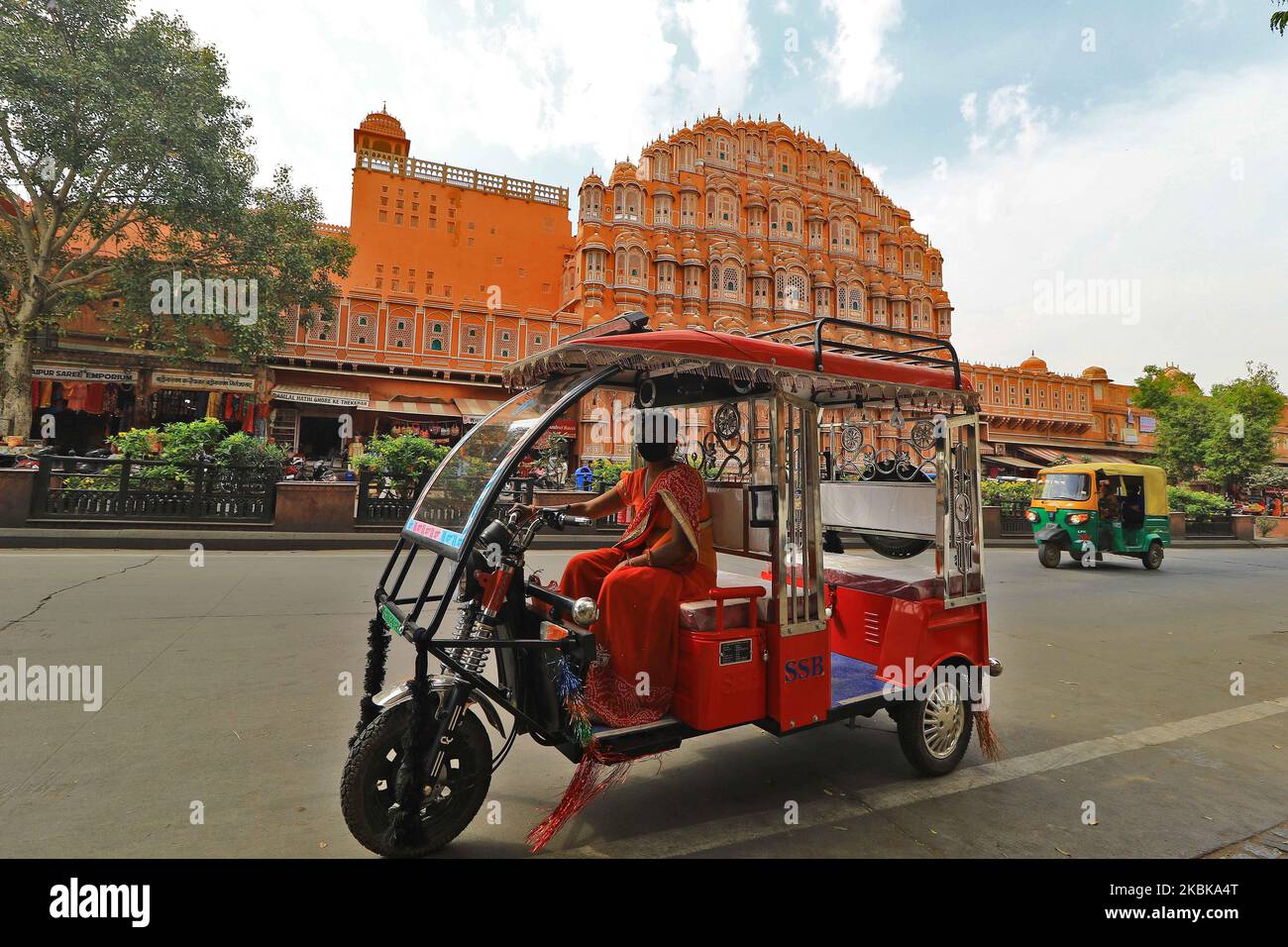 E rickshaw hi-res stock photography and images - Alamy