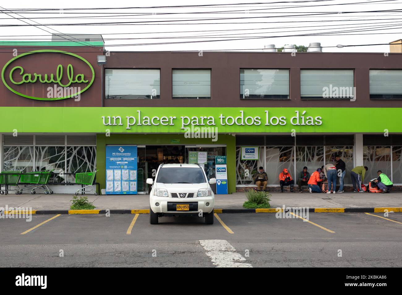Supermarket carulla hi-res stock photography and images - Alamy
