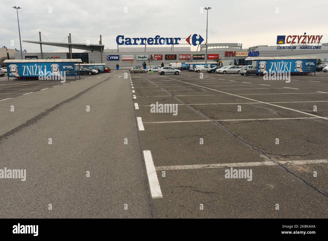 Carrefur shop hi-res stock photography and images - Alamy