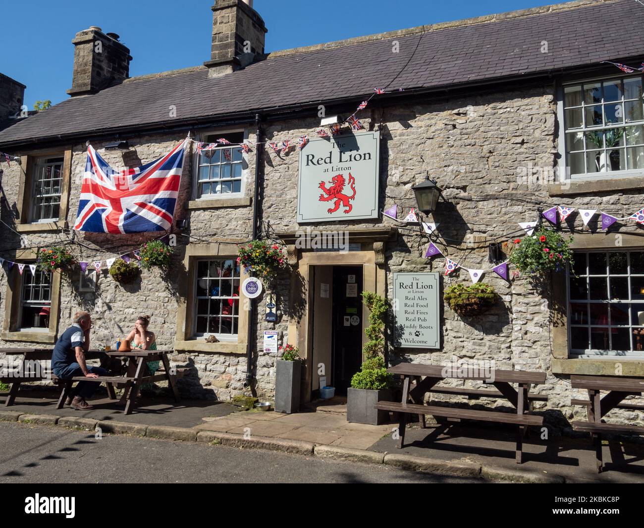 Red lion litton peak hi-res stock photography and images - Alamy