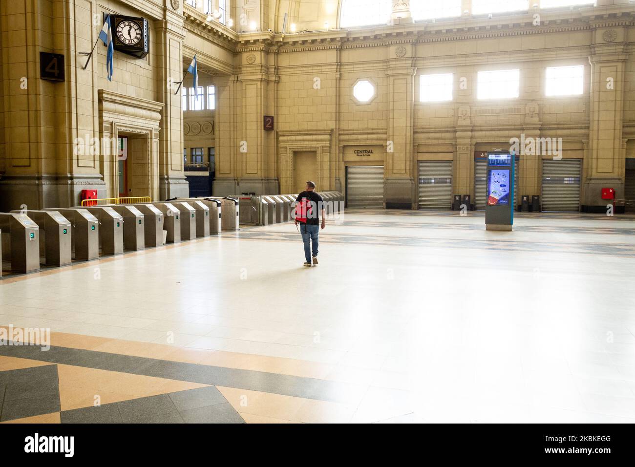 Passengers Central Train Station, "Constitución" it is one of the seven ...