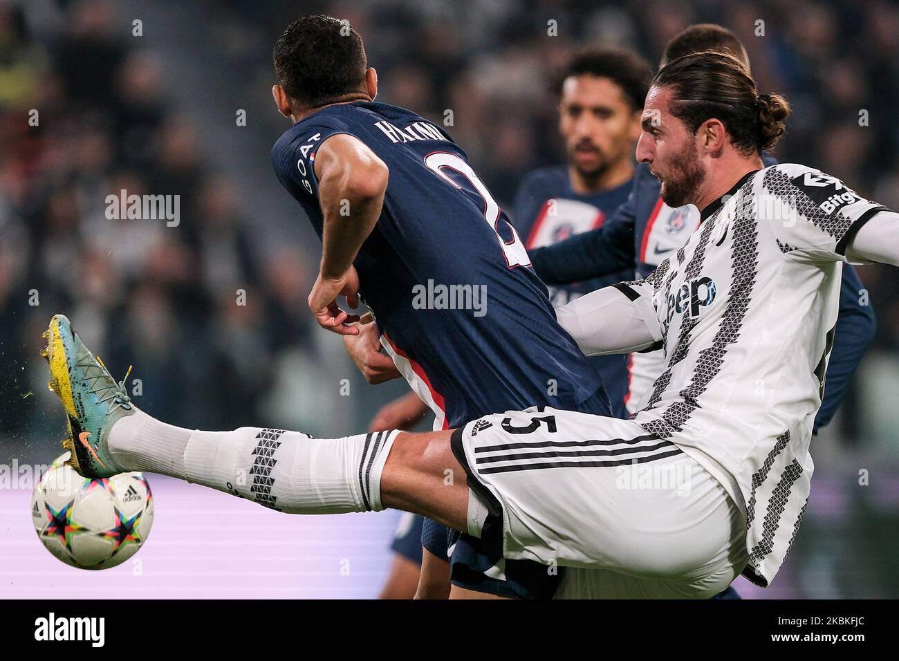 Hakimi psg champions league hi-res stock photography and images - Alamy