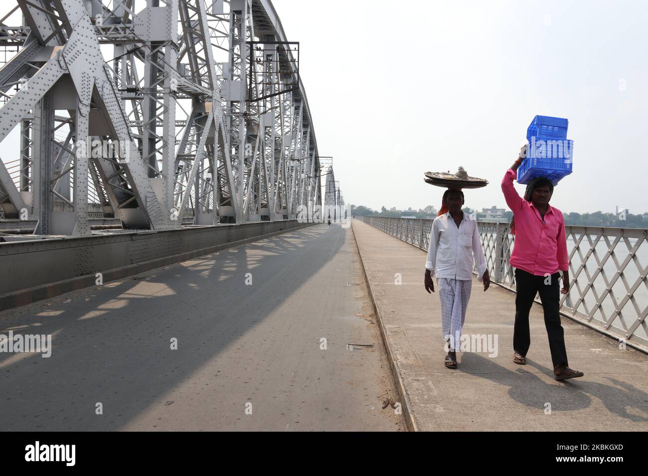 Deserted vivekananda bridge hi-res stock photography and images - Alamy