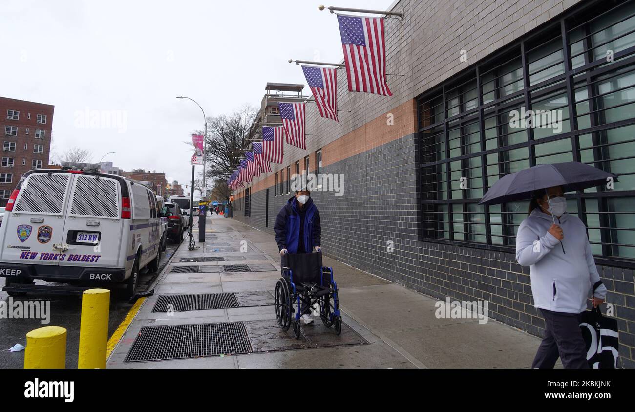 Exterior of elmhurst hospital hi-res stock photography and images - Alamy