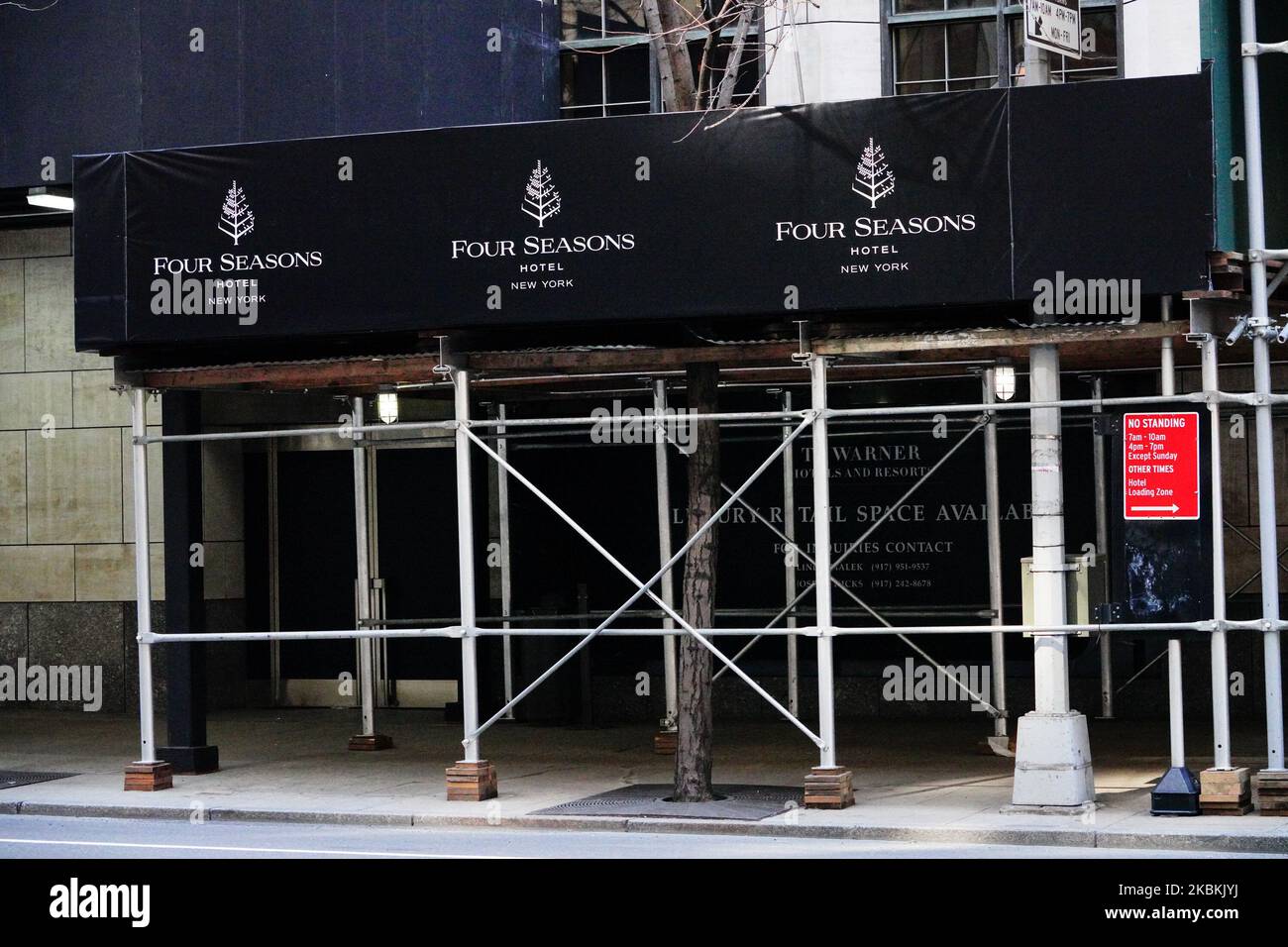 Four seasons hotel in new york hi-res stock photography and images - Alamy