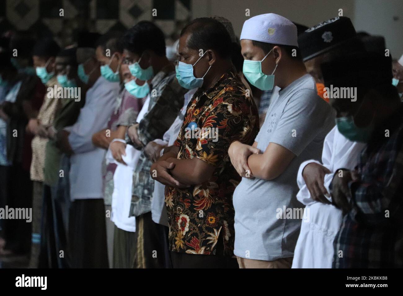 Indonesia muslim wearing face mask amid concerns over the Covid-19 ...