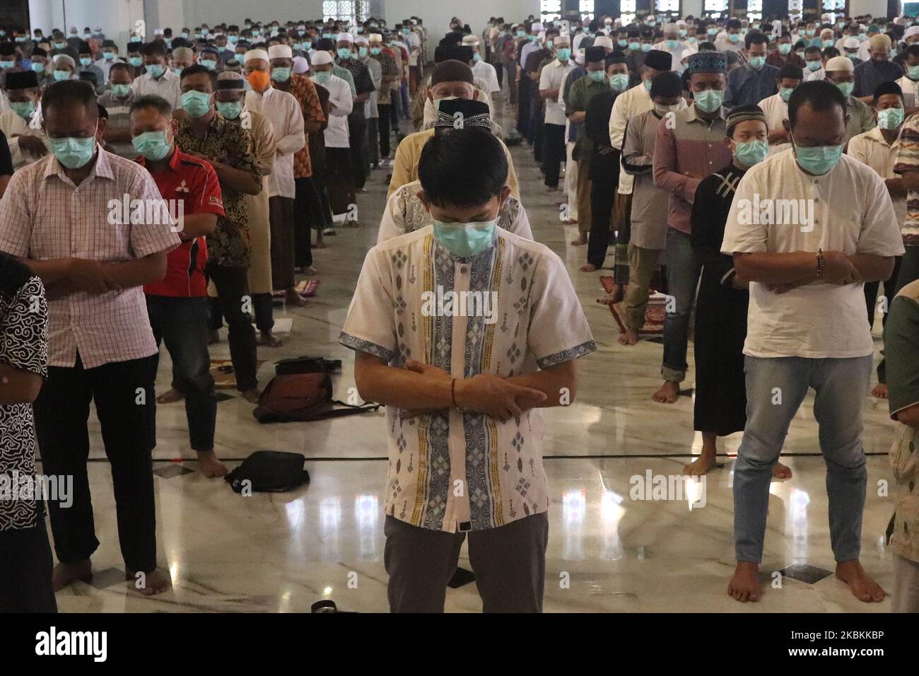 Indonesia muslim wearing face mask amid concerns over the Covid-19 ...