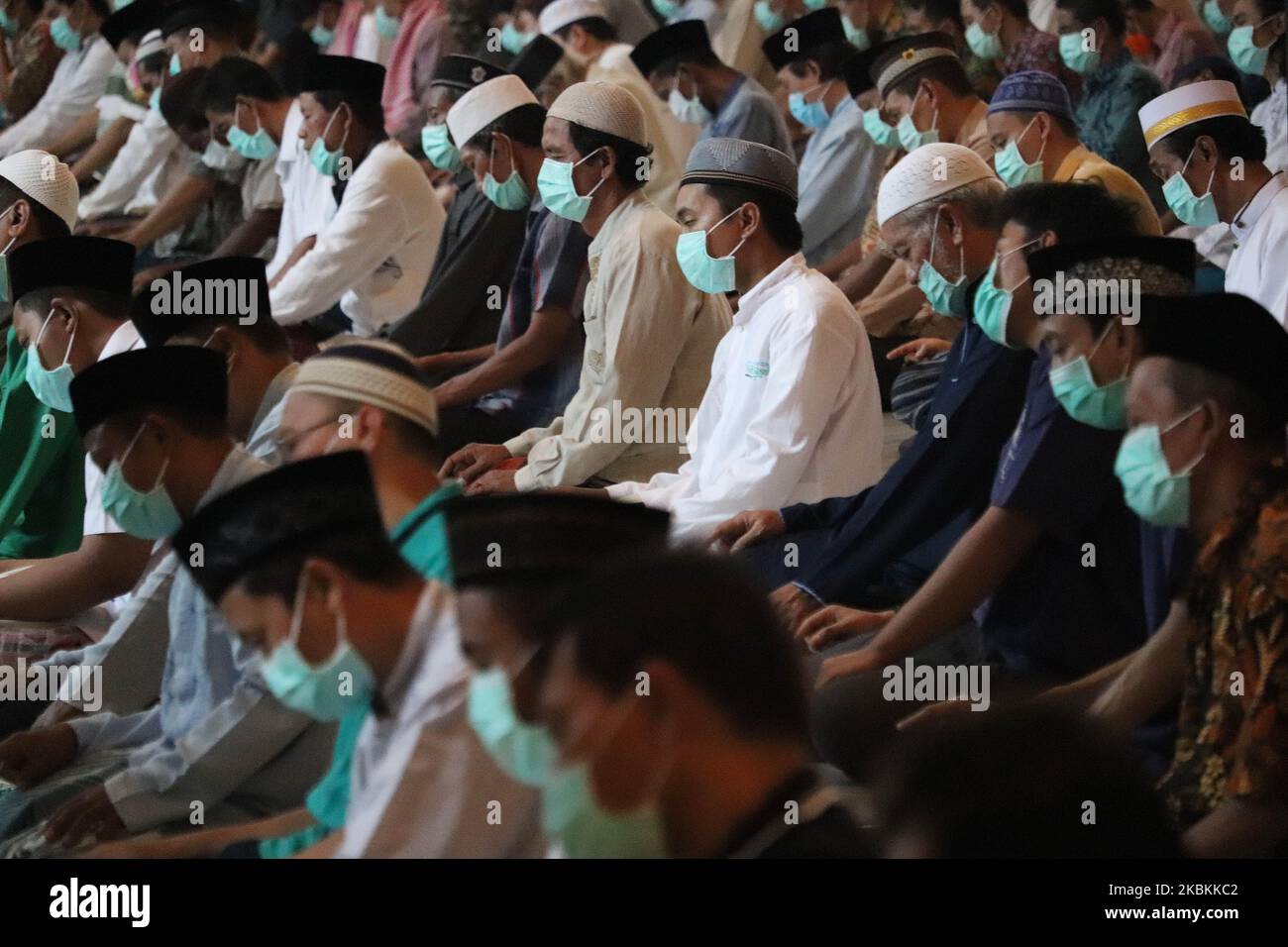 Indonesia muslim wearing face mask amid concerns over the Covid-19 ...