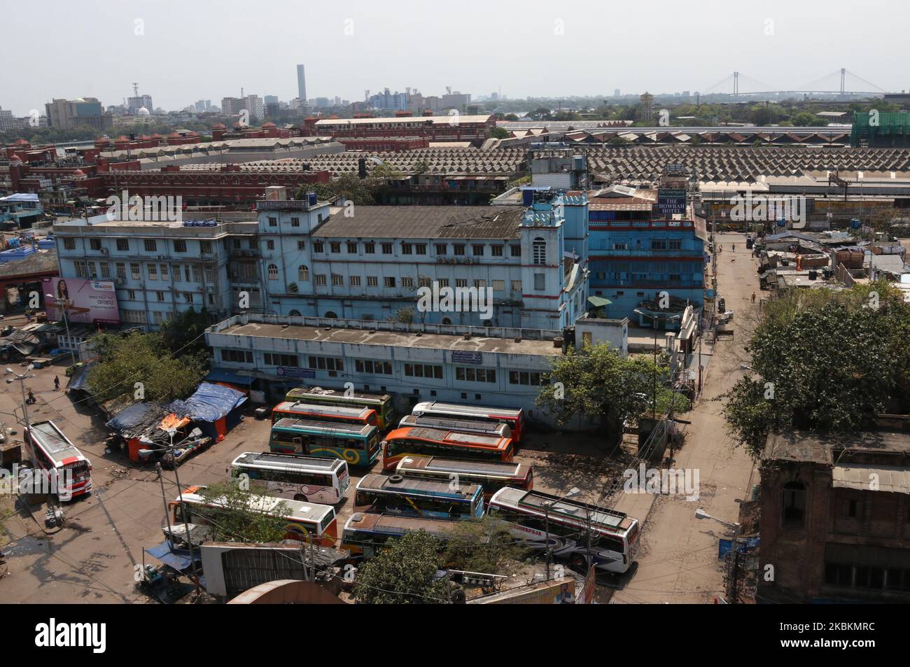 Howrah bus strand hi-res stock photography and images - Alamy