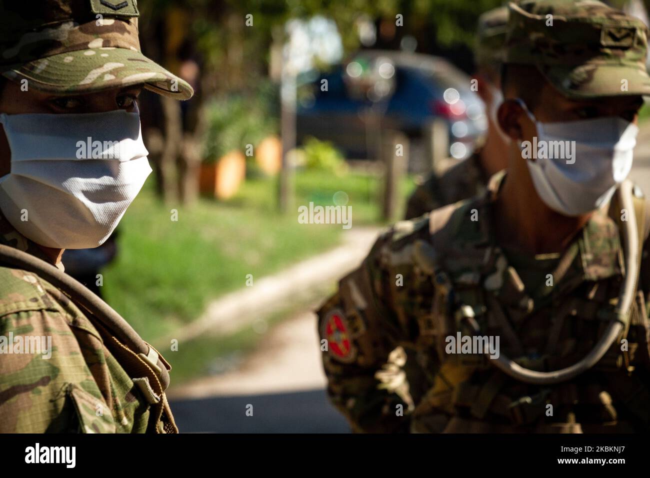 The argentine army comes out to assist vulnerable populations in Buenos ...